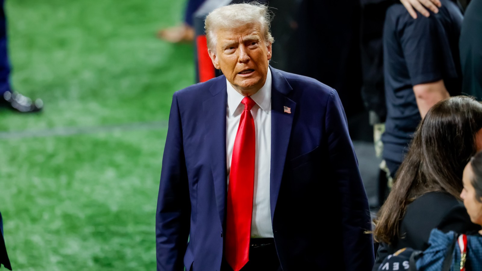 Donald Trump critica os condutores do Super Bowl Bad Bunny, Green Day ...
